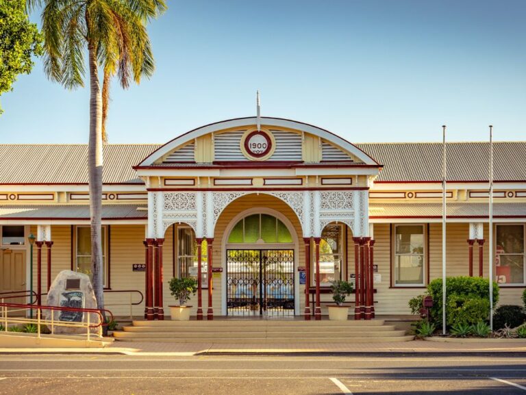 Unveiling the Gems of Emerald, Queensland - Travellers Group